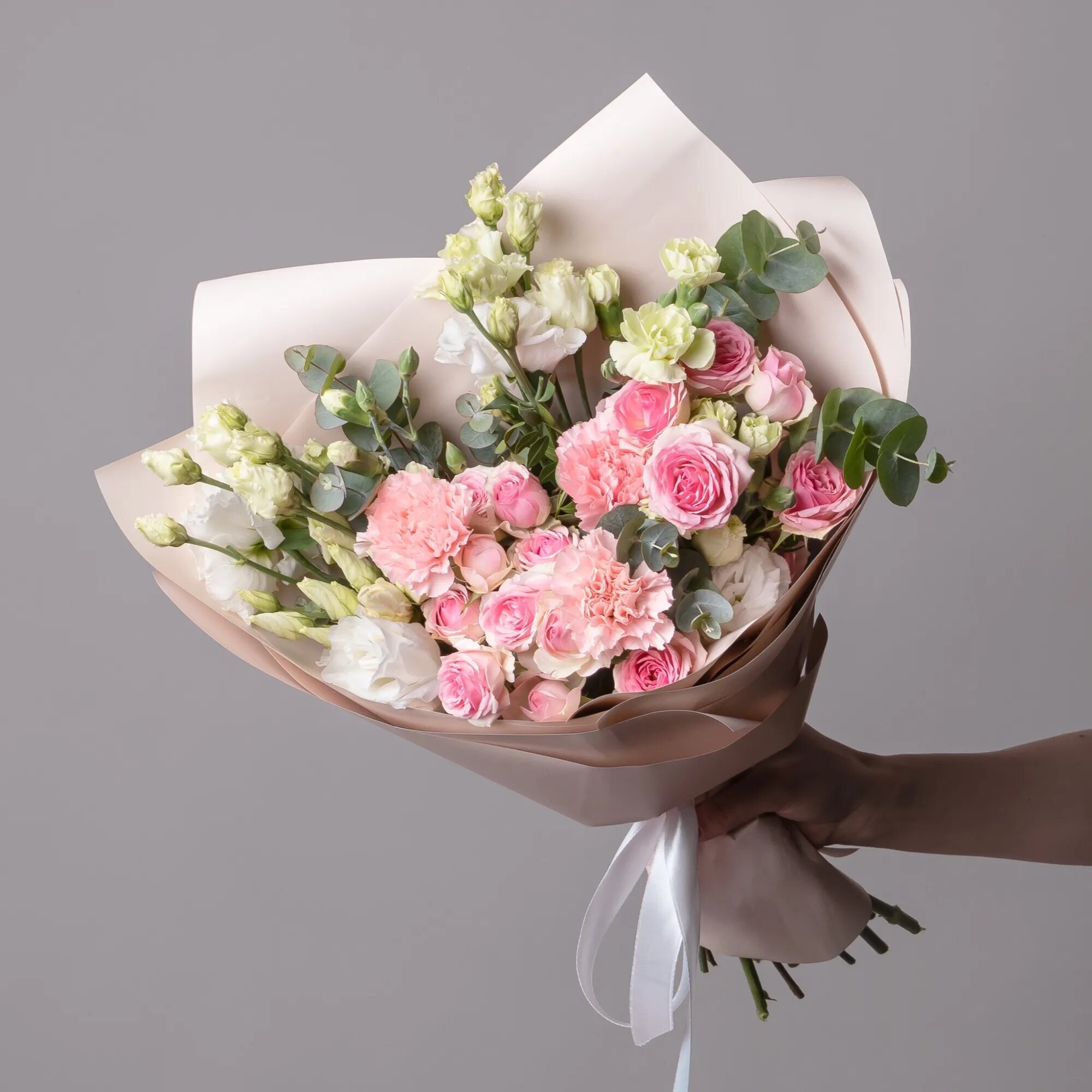 Букет цветов Нежный рассвет М в коробке и аквабоксе от "Простоцветы"