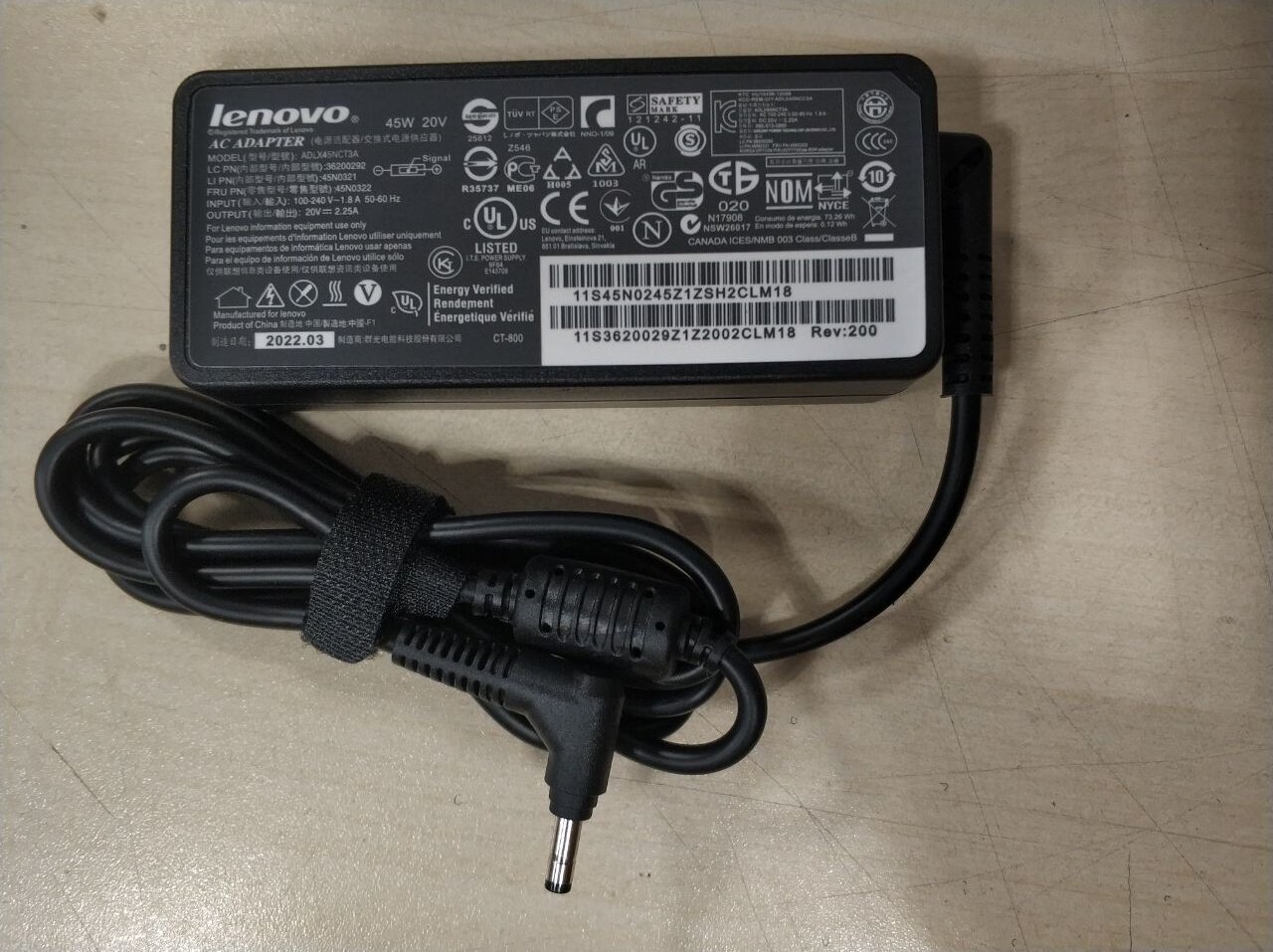 Блок питания Lenovo 4.0x1.7мм, 45W (20V, 2.25A) без сетевого кабеля