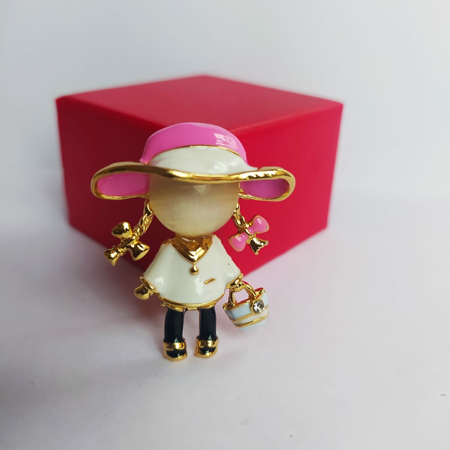 Брошь, эмаль