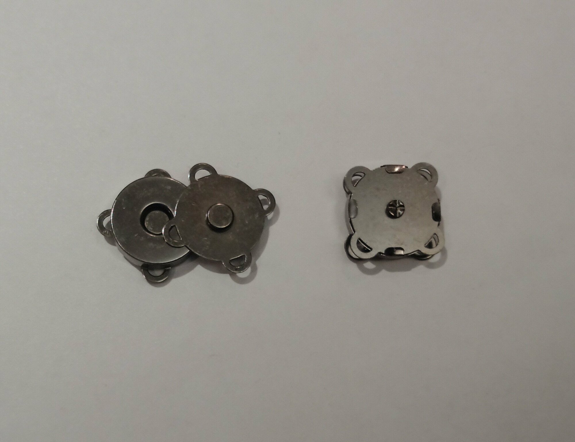 Кнопки магнитные, 2 шт.