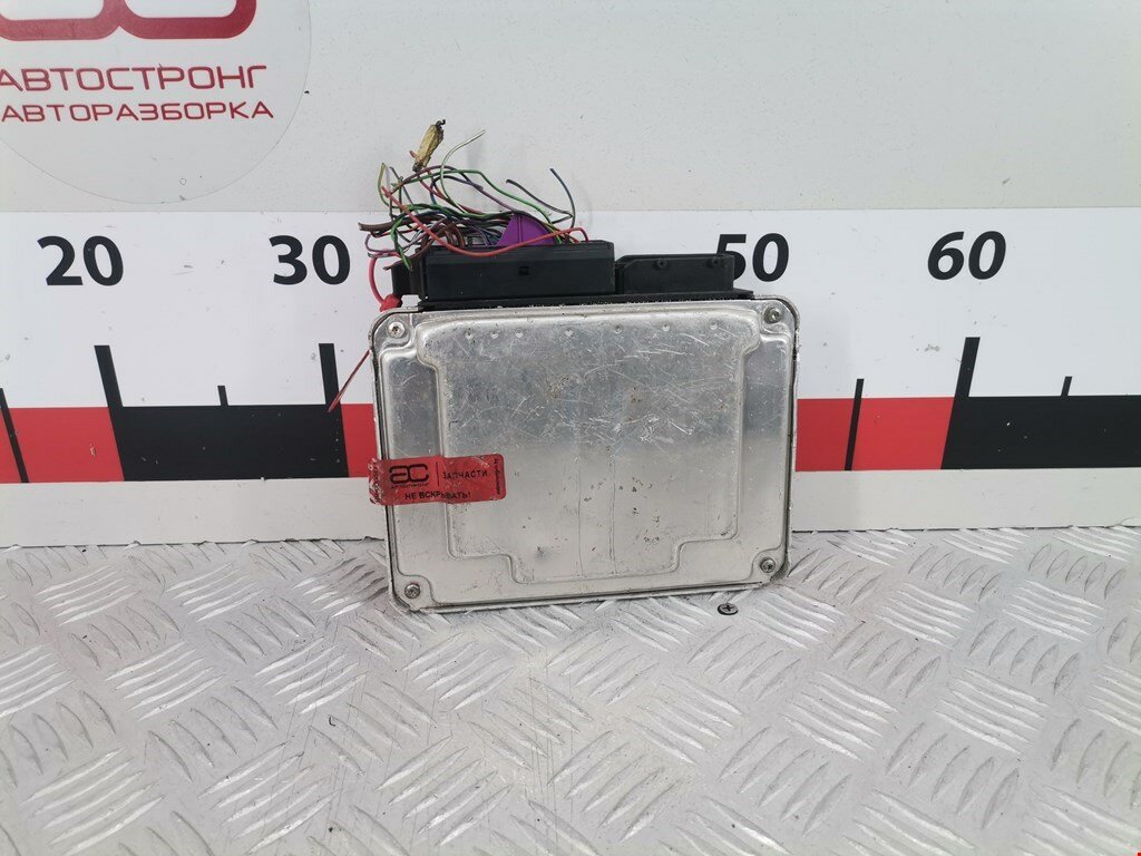Блок управления двигателем Volkswagen Golf 4 038906019KJ арт. 411801