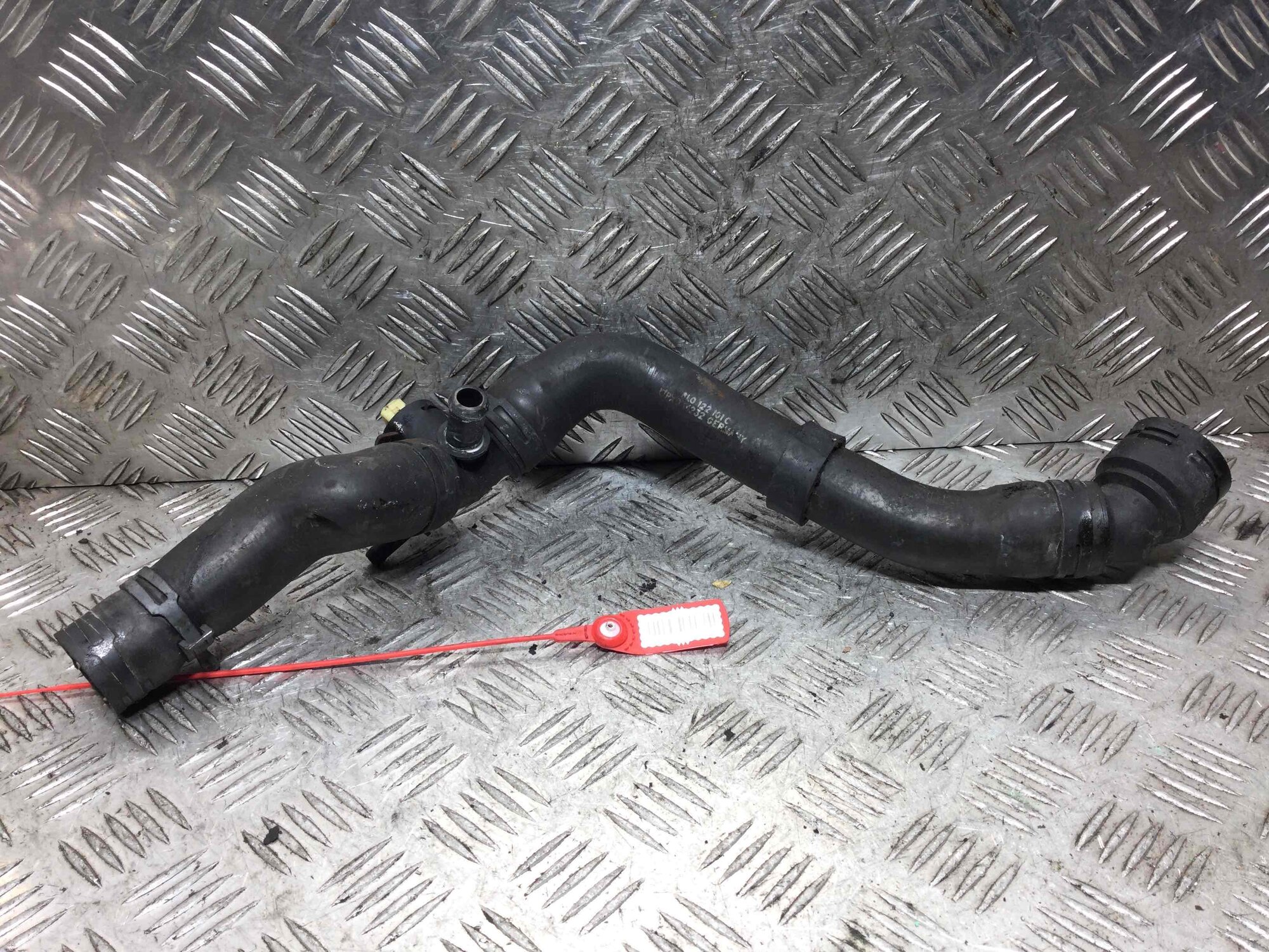 Б/У Фланец (тройник) системы охлаждения Audi A3 8L (1996-2000) 2000 г.