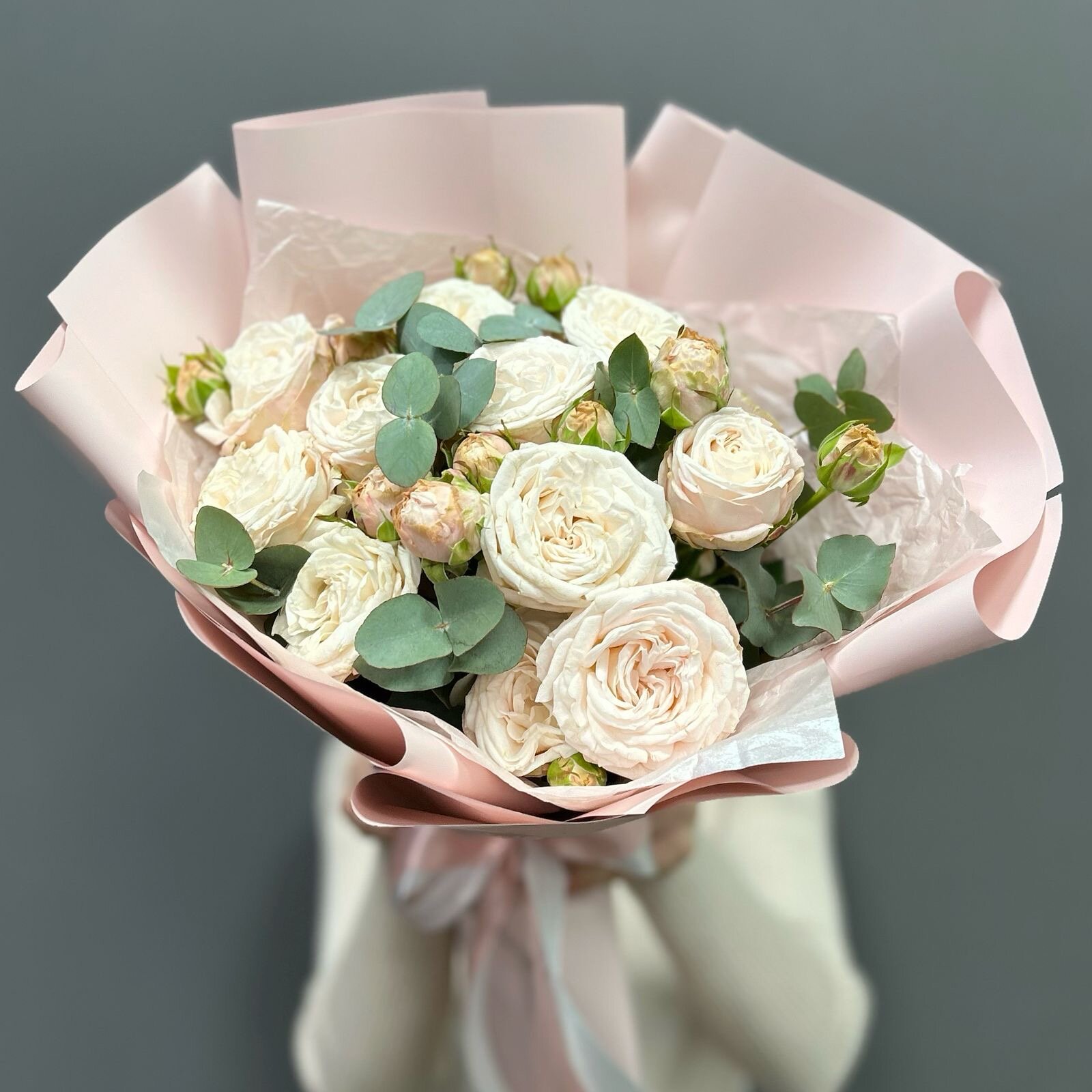 Букет-комплимент из пионовидных роз Бомбастик