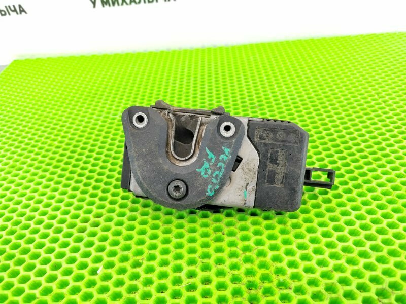 Замок двери передний правый Opel Vectra C Z18XER 13210770