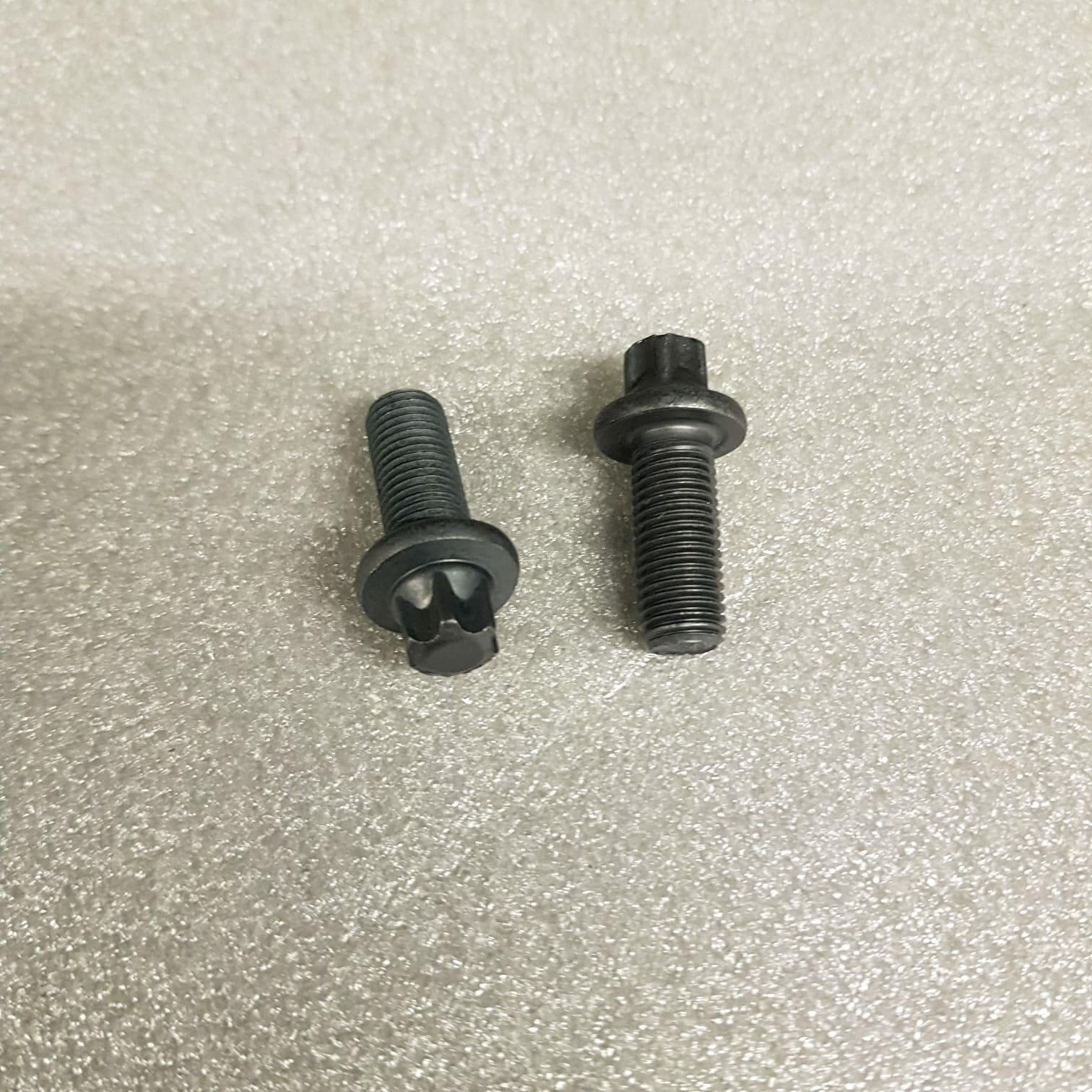 Болт М10х25х1,25 крепления шаровой опоры комплект 2штуки в комплекте оригинал Лада 2108290419400