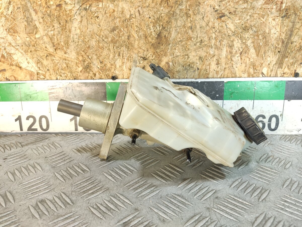 Цилиндр тормозов главный FORD Focus 2005-2008 1456989