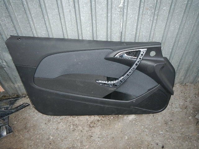 Б/У Обшивка двери передней левой, Opel (Опель)-ASTRA J (09-) OPEL ASTRA J (09-) Купе целая 97469 GENERAL MOTORS арт. 1333...
