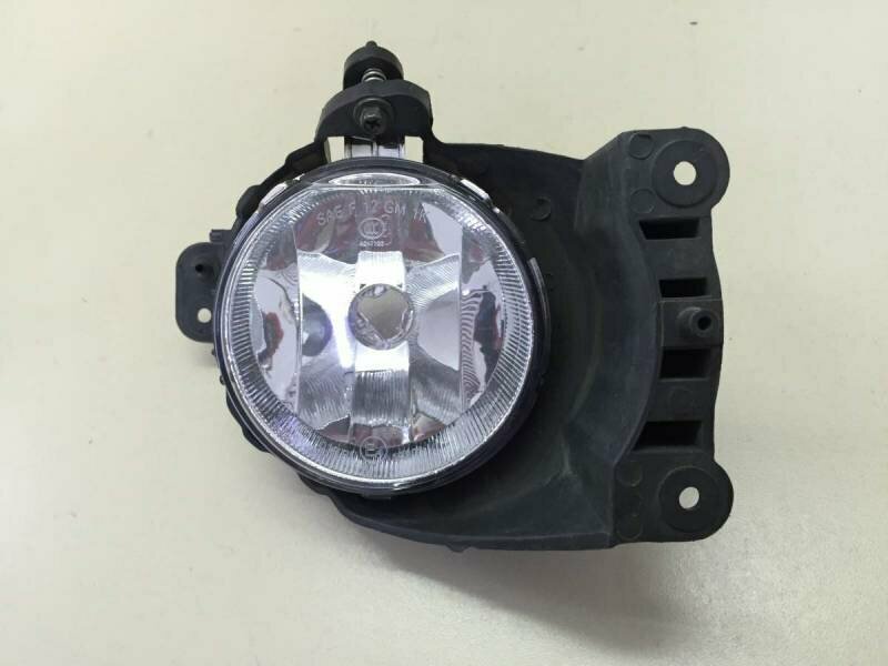 Фара противотуманная правая Chevrolet Aveo T300 2011 кат.номер: 96830992