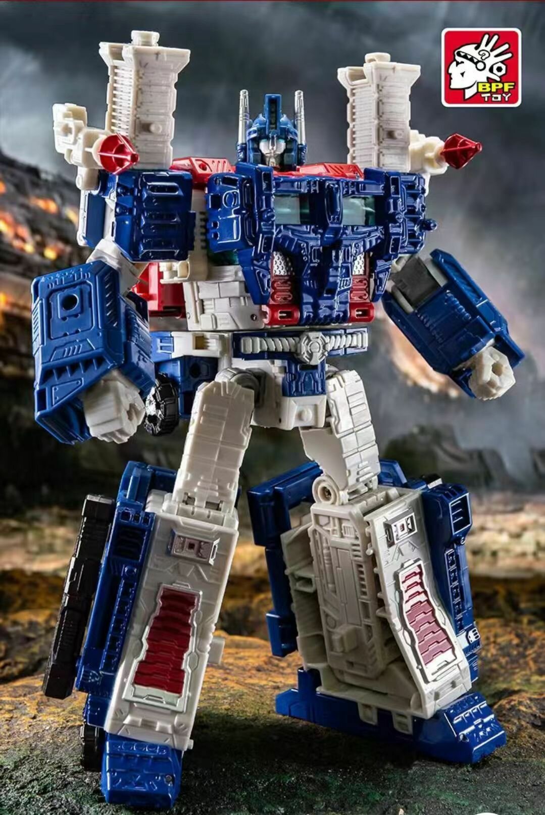 Hasbro Игрушки-трансформеры Generations Война поколений за Кибертрон: Лидер Королевства Фигурка WFC-K20 Ultra Magnus - от 8 лет, 7,5 дюймов F0700