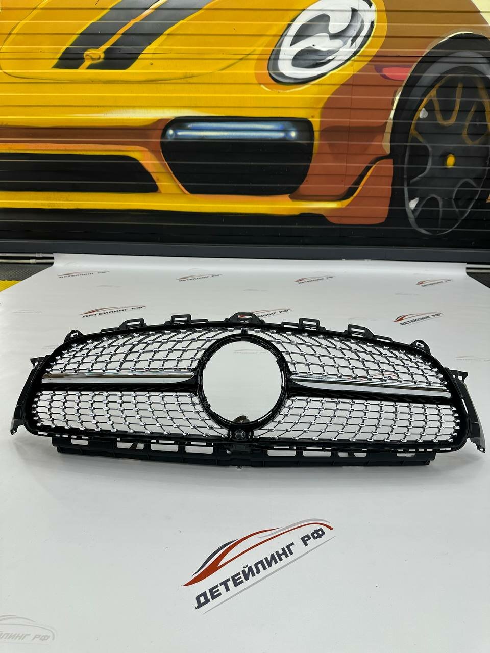 Решетка радиатора Mercedes-Benz "Diamond" W213/E213 ABS, верхняя, черный глянец