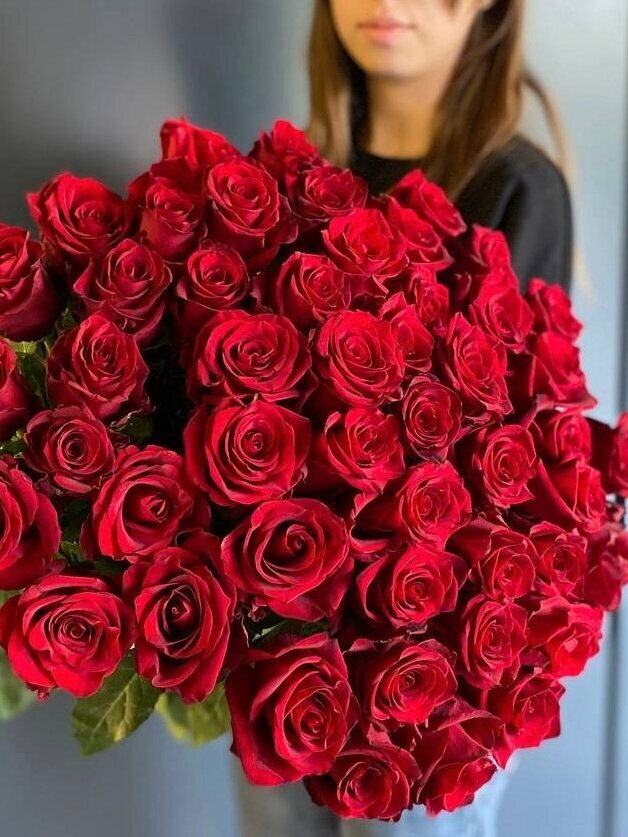 «Букет из 51 эквадорской красной розы – роскошный подарок с доставкой |Свежие цветы премиум-класса