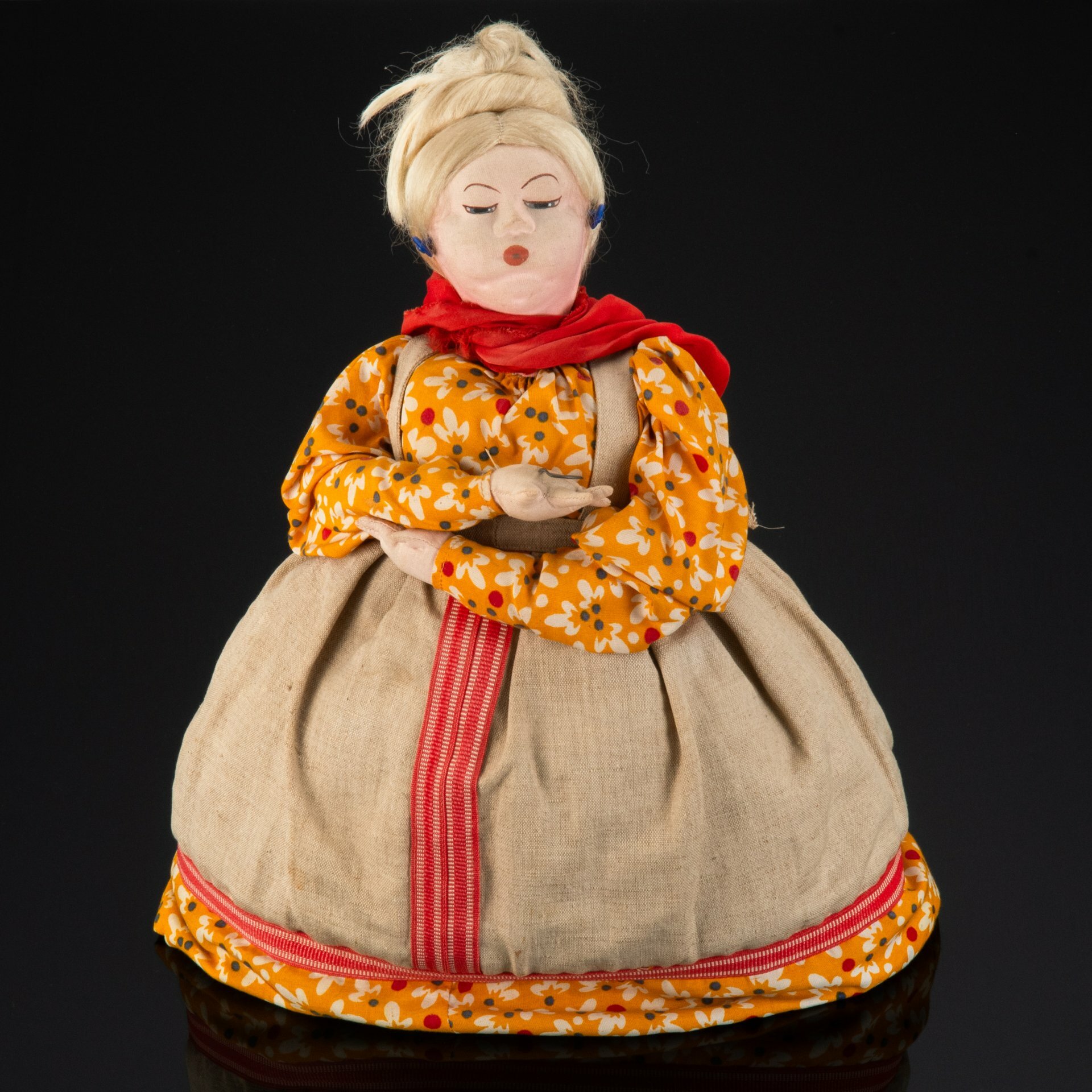 Кукла-грелка на чайник "Купчиха", ткань, вата, роспись, СССР, 1970-1980 гг.