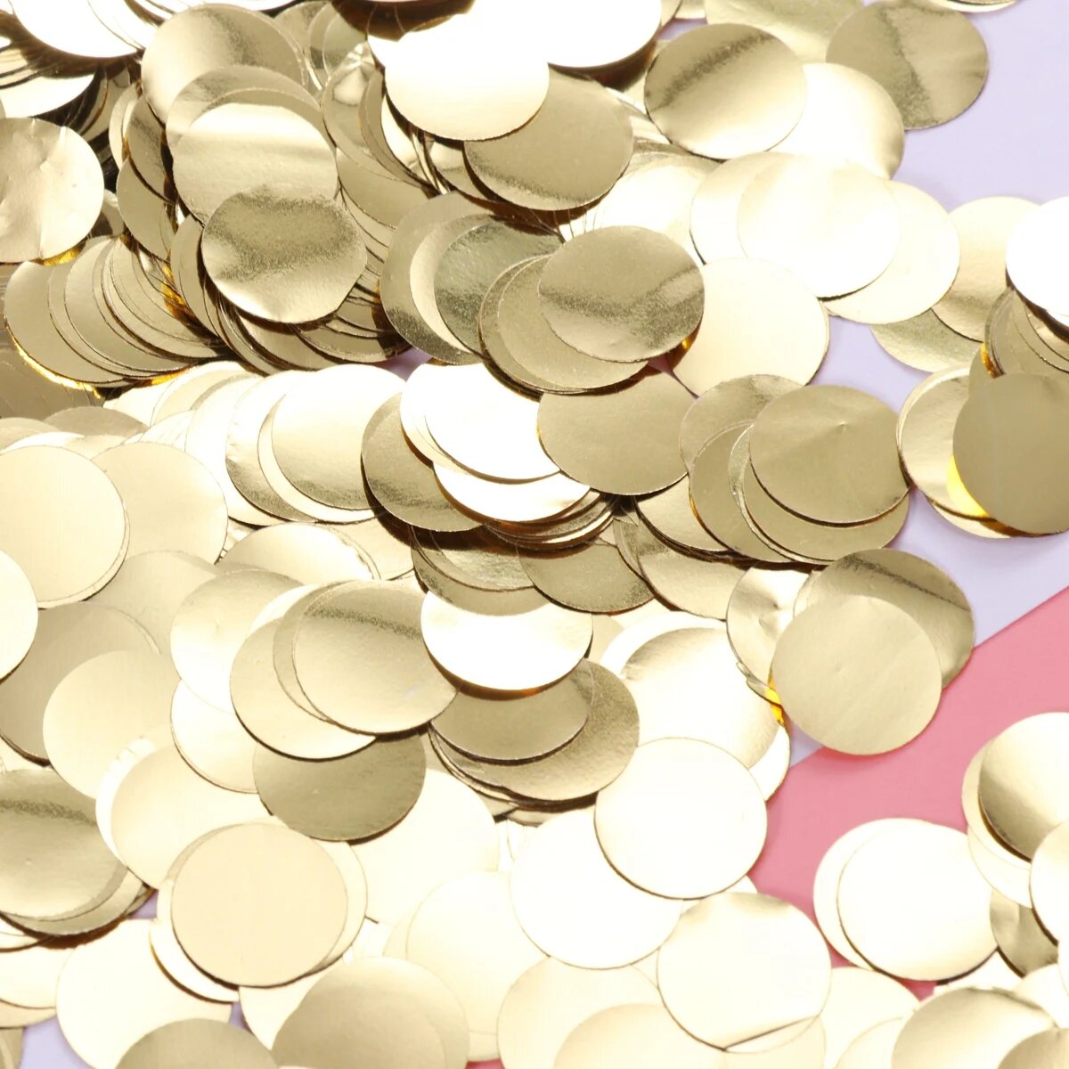 Золотые круглые бумажные конфетти