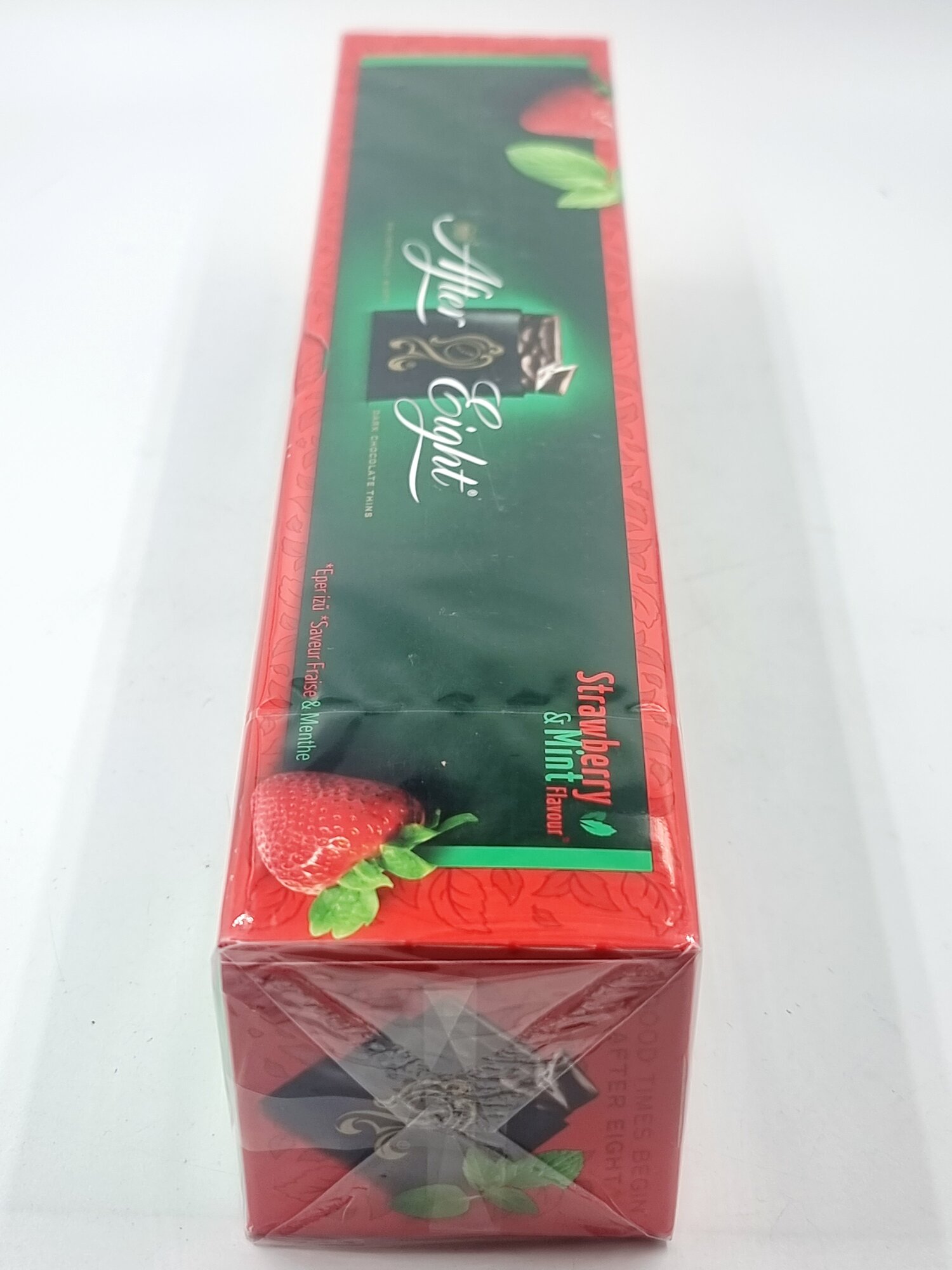 Шоколад порционный с начинкой Nestle AFTER EIGHT клубника и мята 400 г