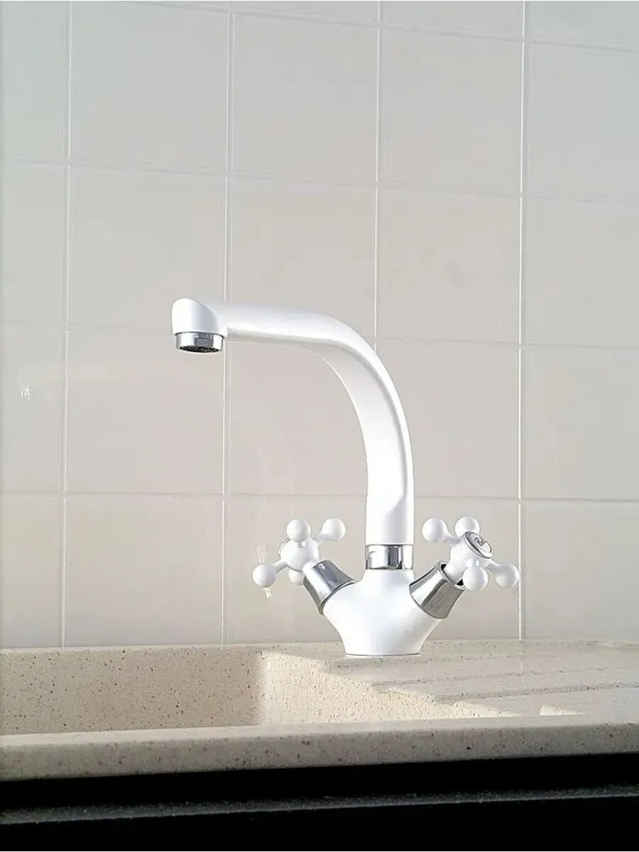 Смеситель для кухни универсальный, белый