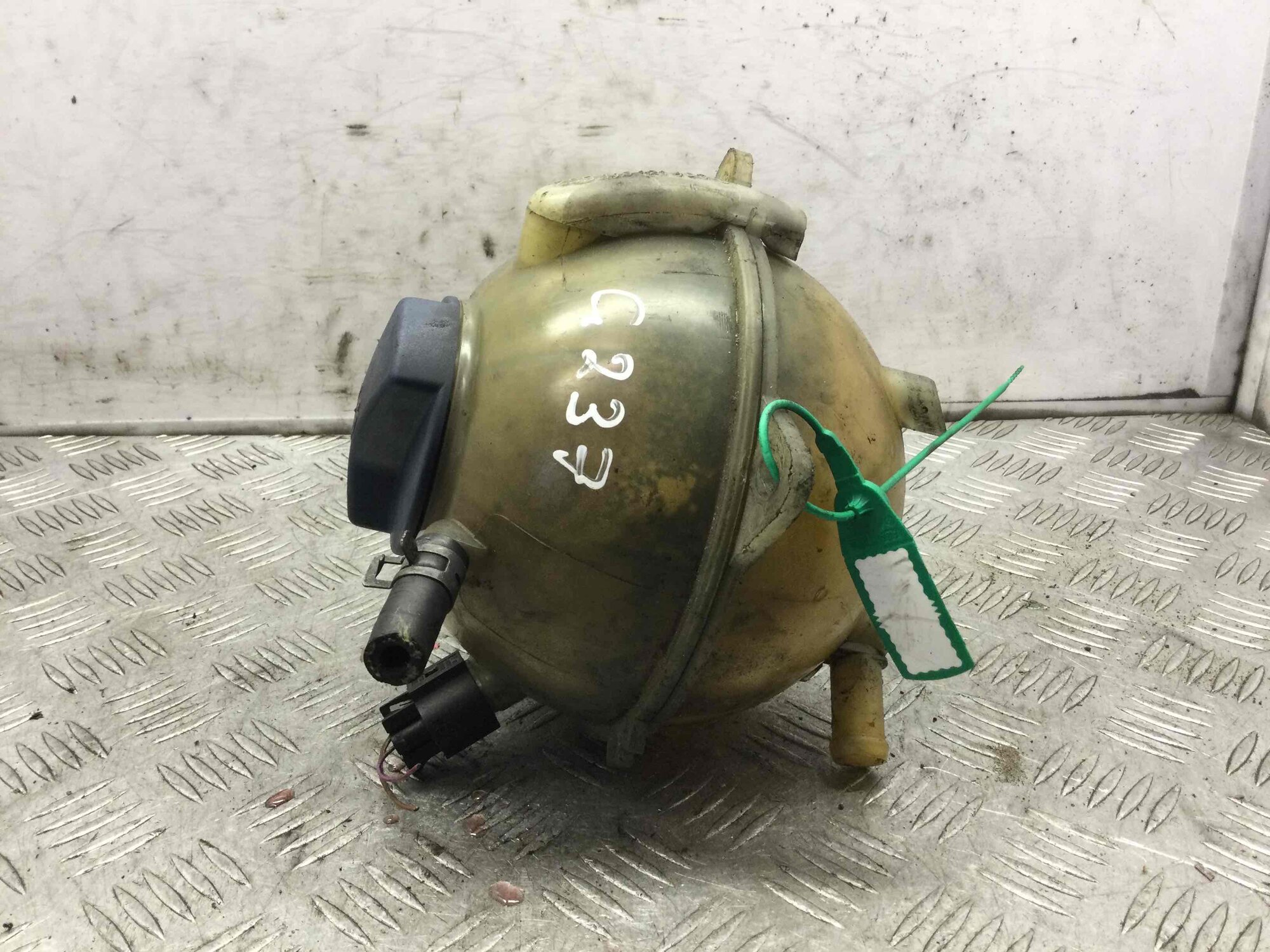 Б/У Бачок расширительный Audi A3 8L (1996-2000) 2000 г.