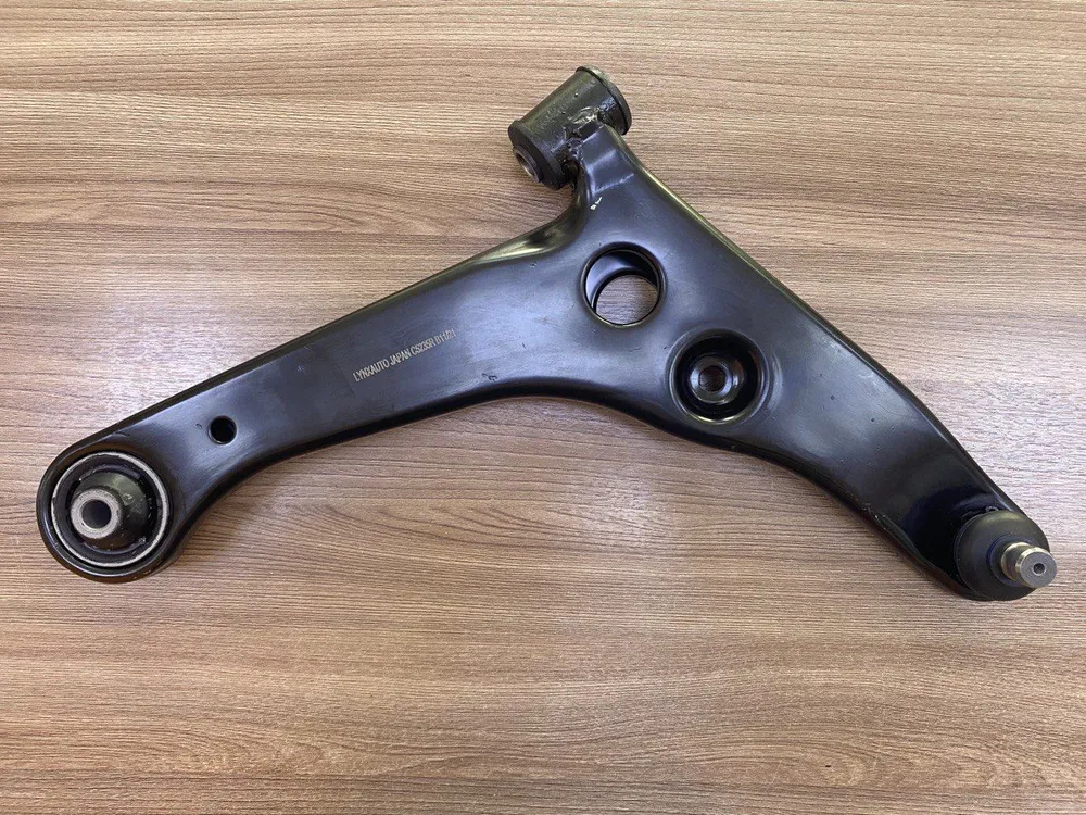 Рычаг подвески передней правый (производитель Япония) Chery Fora Hafei Princip Simbo Чери Фора Хафей Принцип Симбо