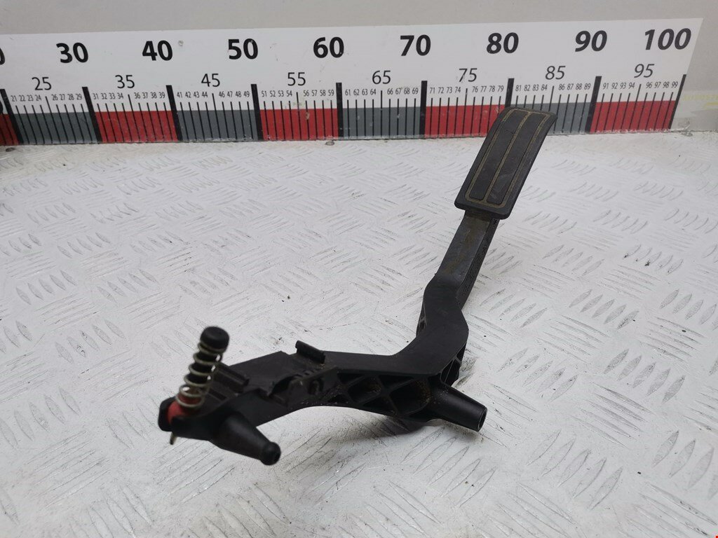Педаль газа Volkswagen Passat 4 3A1721511 арт. 2092558