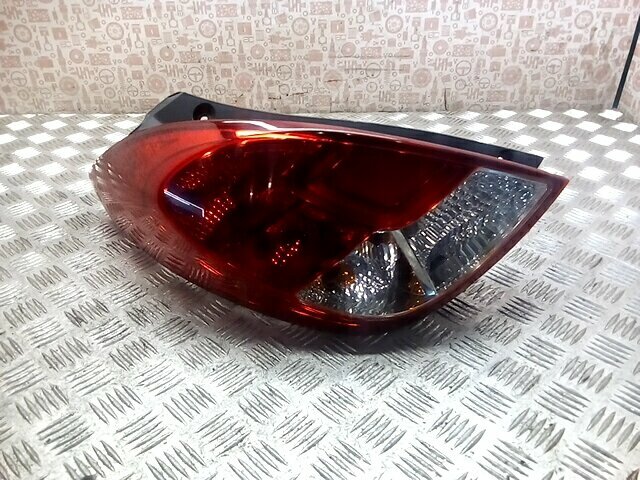 Фонарь задний левый Hyundai i20 1 924011J510 арт. 407757