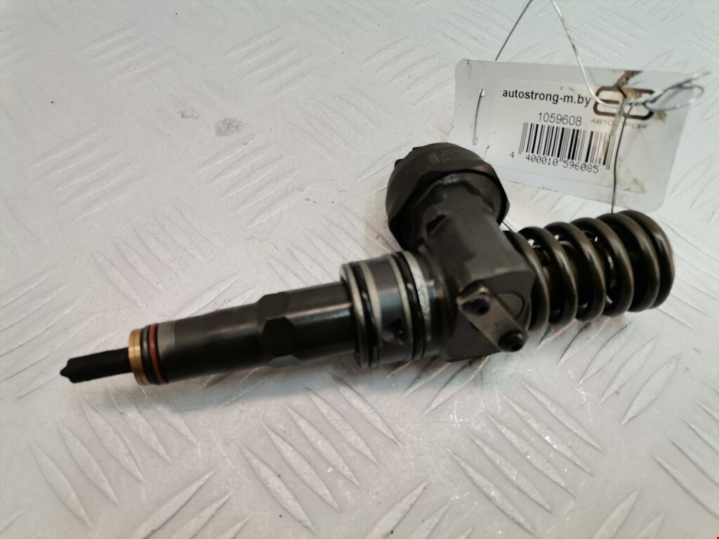Форсунка дизельная электрическая Volkswagen Passat 6 038130073AG арт. 1059608