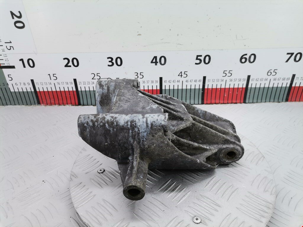 Кронштейн (крепление лапа) двигателя Alfa Romeo 156 (932) 60672234 арт. 1635046