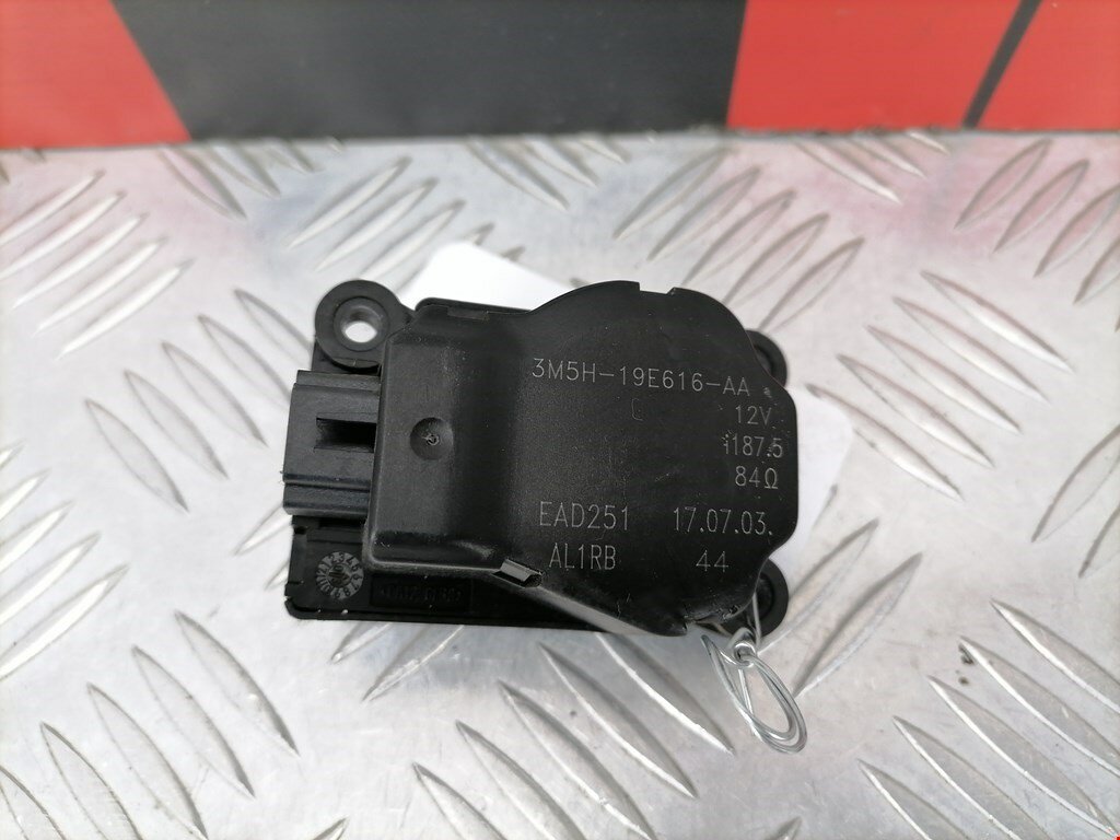 Сервопривод (электропривод моторчик привода) заслонки печки Ford C-MAX 1 3M5H19E616AA арт. 1917633