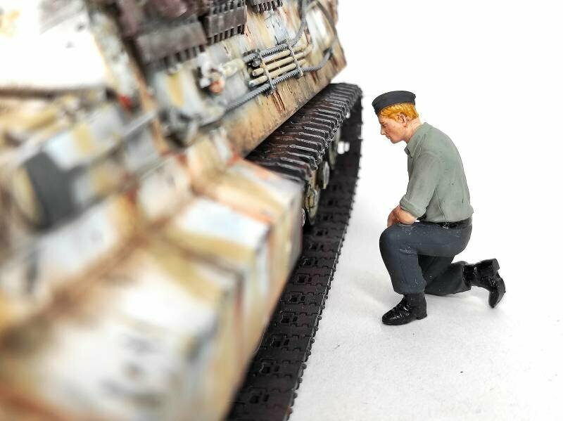 Фигура танкиста, Германия, лето 1943 г, поза 2. Масштаб 1:35