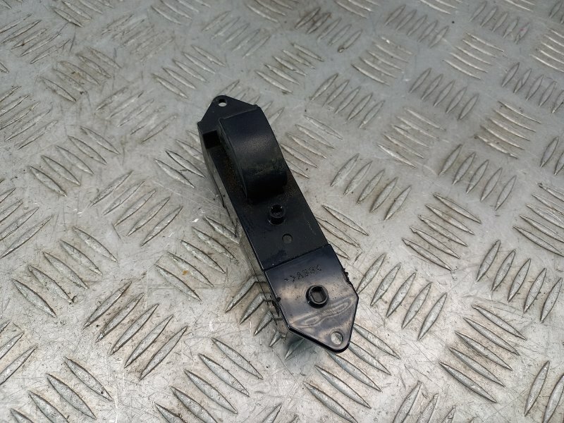 Б/У Кнопка стеклоподъемника пер.пр Mitsubishi Outlander/Airtrek CU / Мицубиши Аутлендер/Эйртрек CU 2.4 4G64