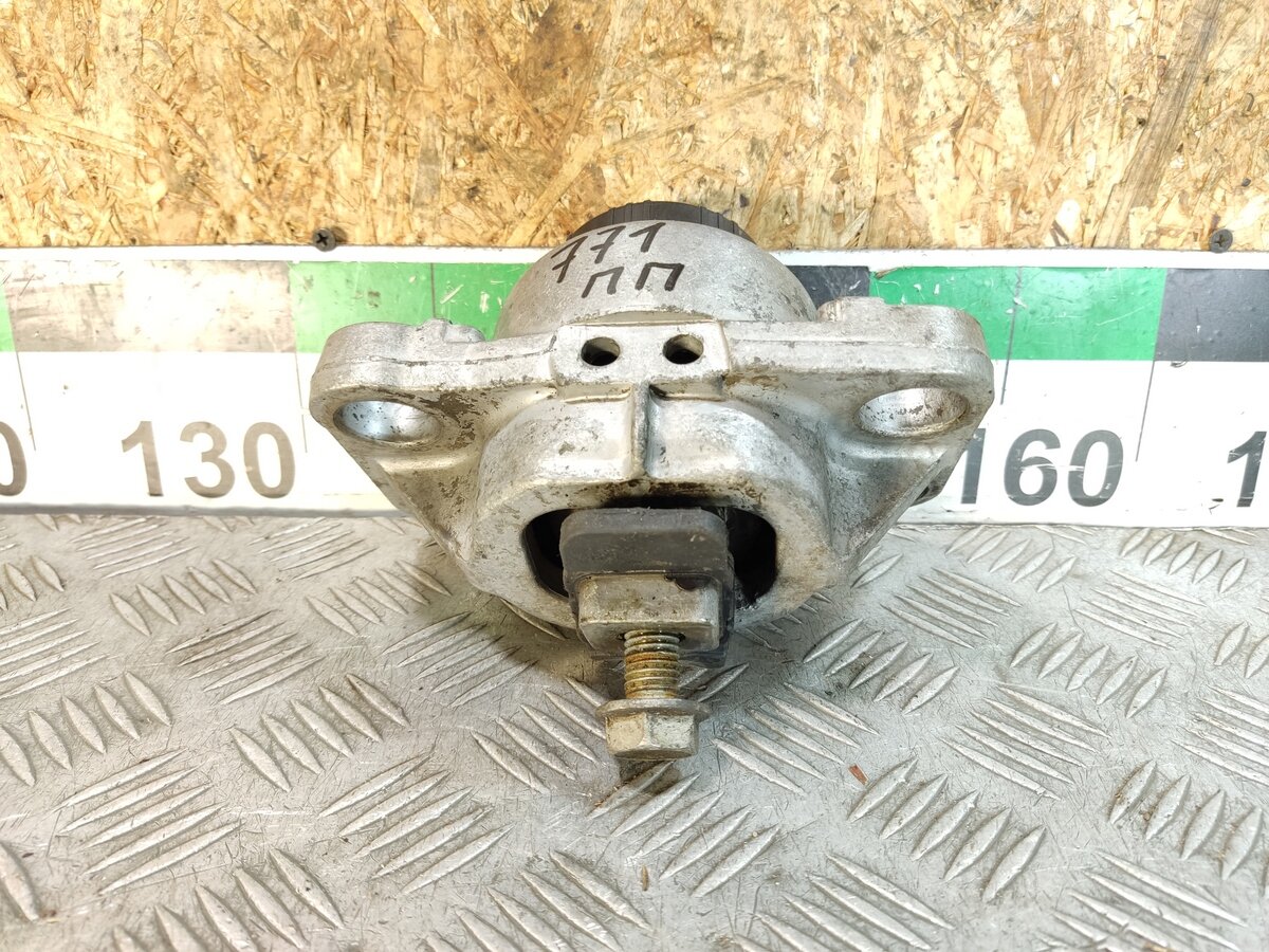 Опора двигателя правая LAND ROVER Range Rover 2013-2021 LR056672