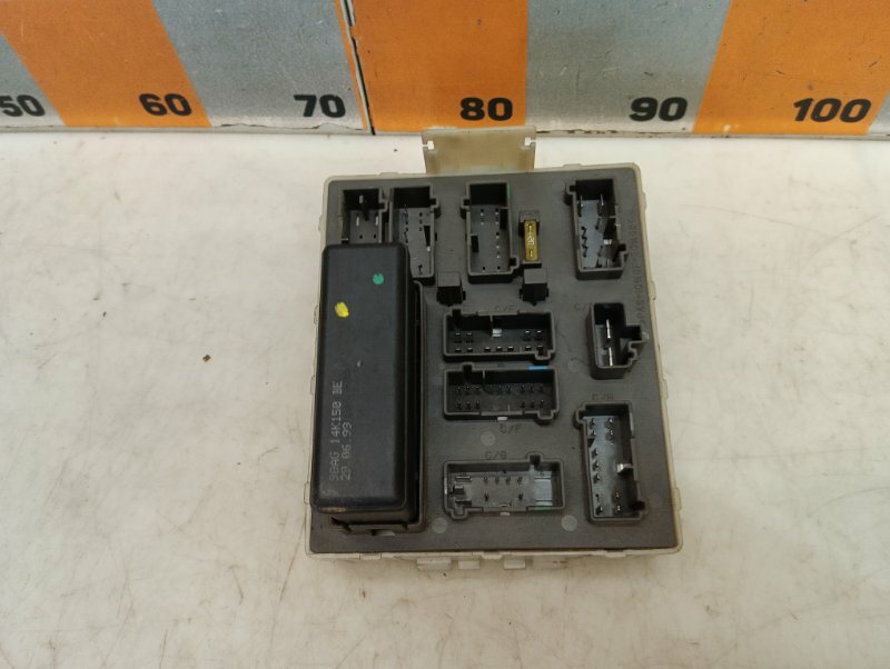 Б/У Форд Фокус 1 Блок предохранителей Ford Focus 2000 1 338597 FORD арт. 98AB14A073AC