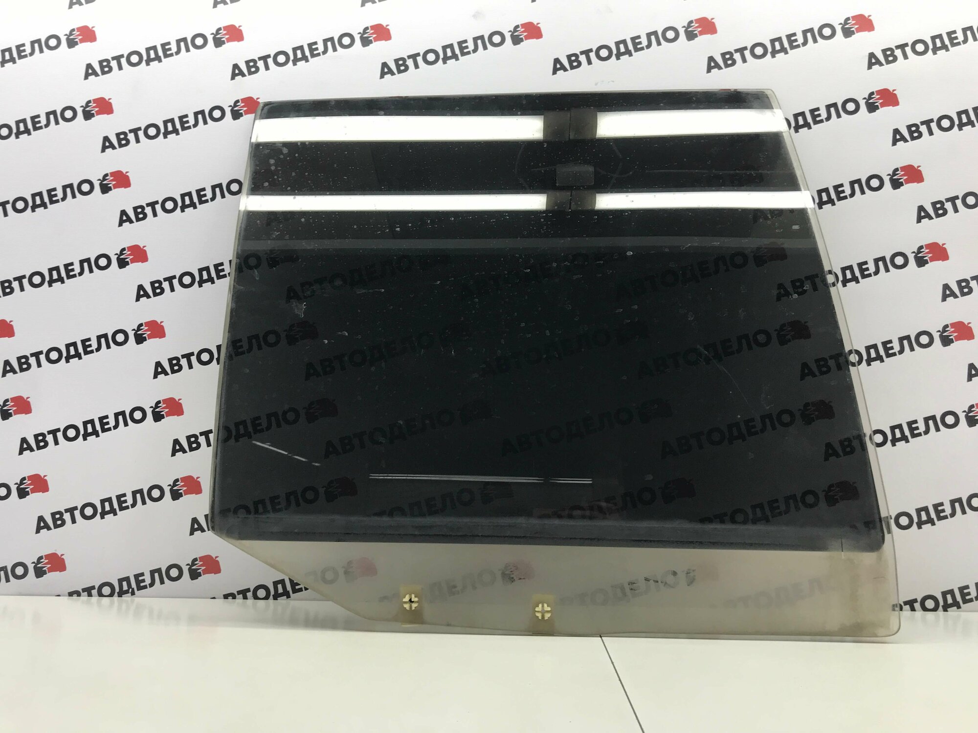 Стекло двери заднее правое Mitsubishi Libero CD5W