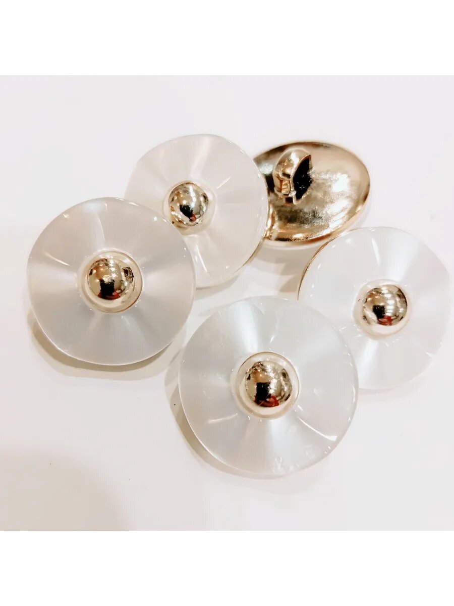 Набор перламутровых пуговиц на ножке