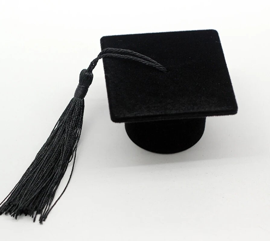 Бархатная коробочка для украшений Graduation Cap