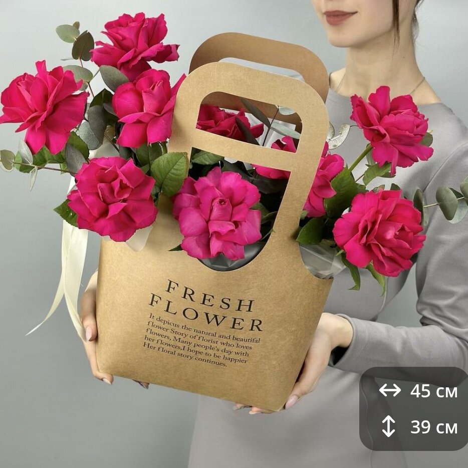 Французские вывернутые розы с эвкалиптом. Композиция в крафтовой сумке 9 шт