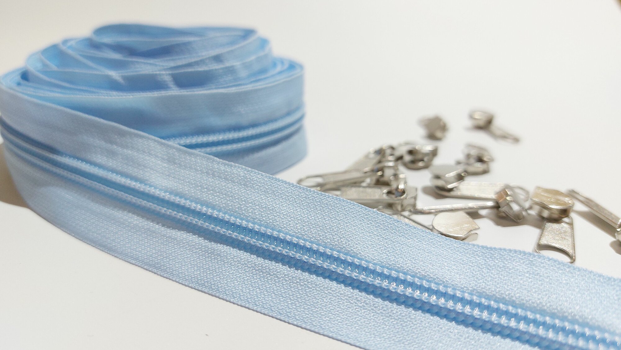 Молния рулонная витая спираль тип 5 (6 метров + 12 бегунков) цвет голубой