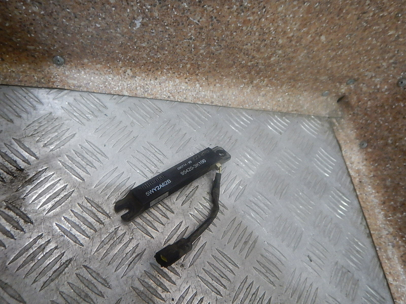 Б/У Антенна, KIA (Киа)-SORENTO (09-) KIA SORENTO (09-20) Иммобилайзера. Без видимых повреждений. 274538 Hyundai-KIA арт. ...