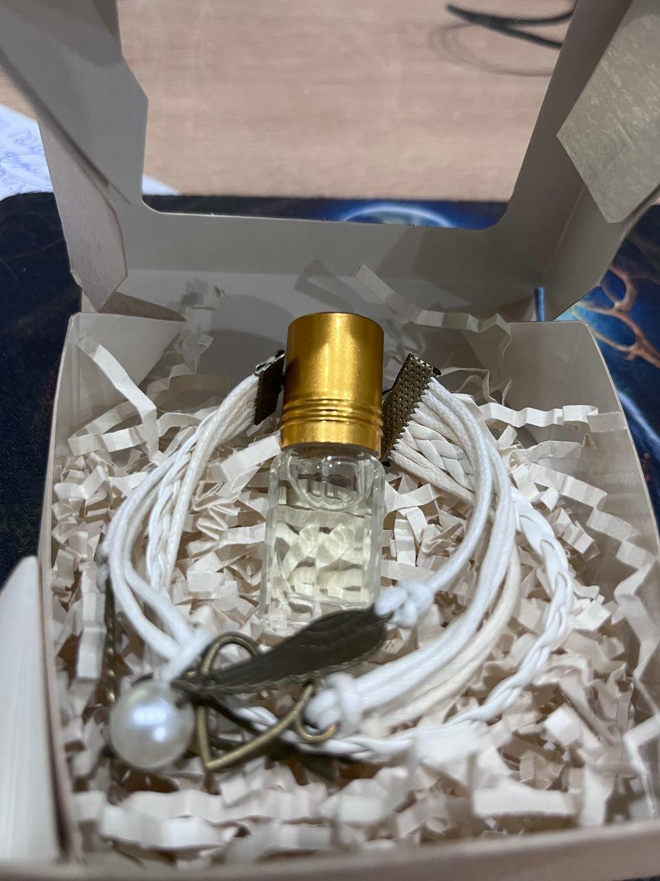 Набор "Пробуди в себе женственность" для женщин. Состав: Браслет + ресурсные духи 3мл