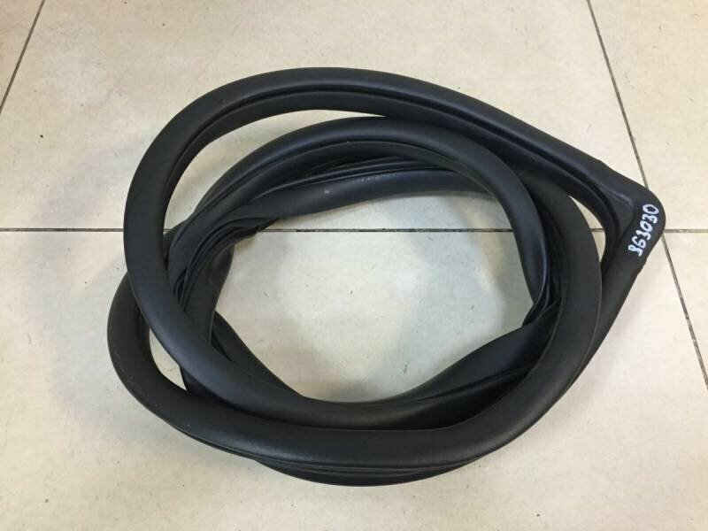 Уплотнитель проема двери передней правой Hyundai Creta 2015-2021