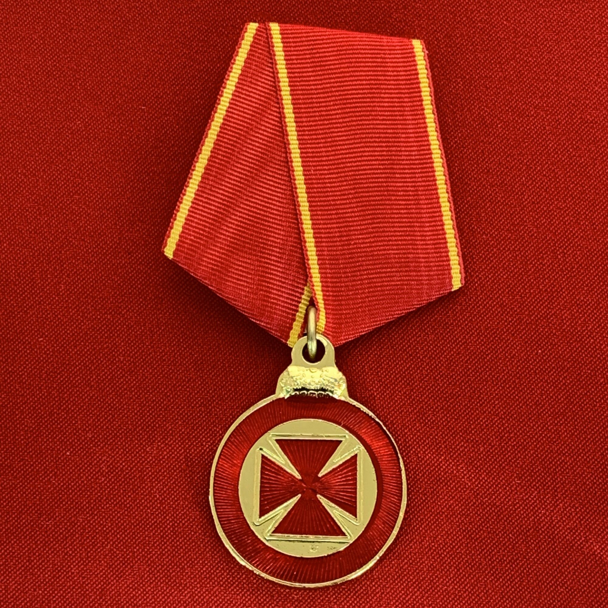 Аннинская медаль За Храбрость на колодке с муаровой лентой. Полноразмерный муляж LUX. Размер 85х45 мм.