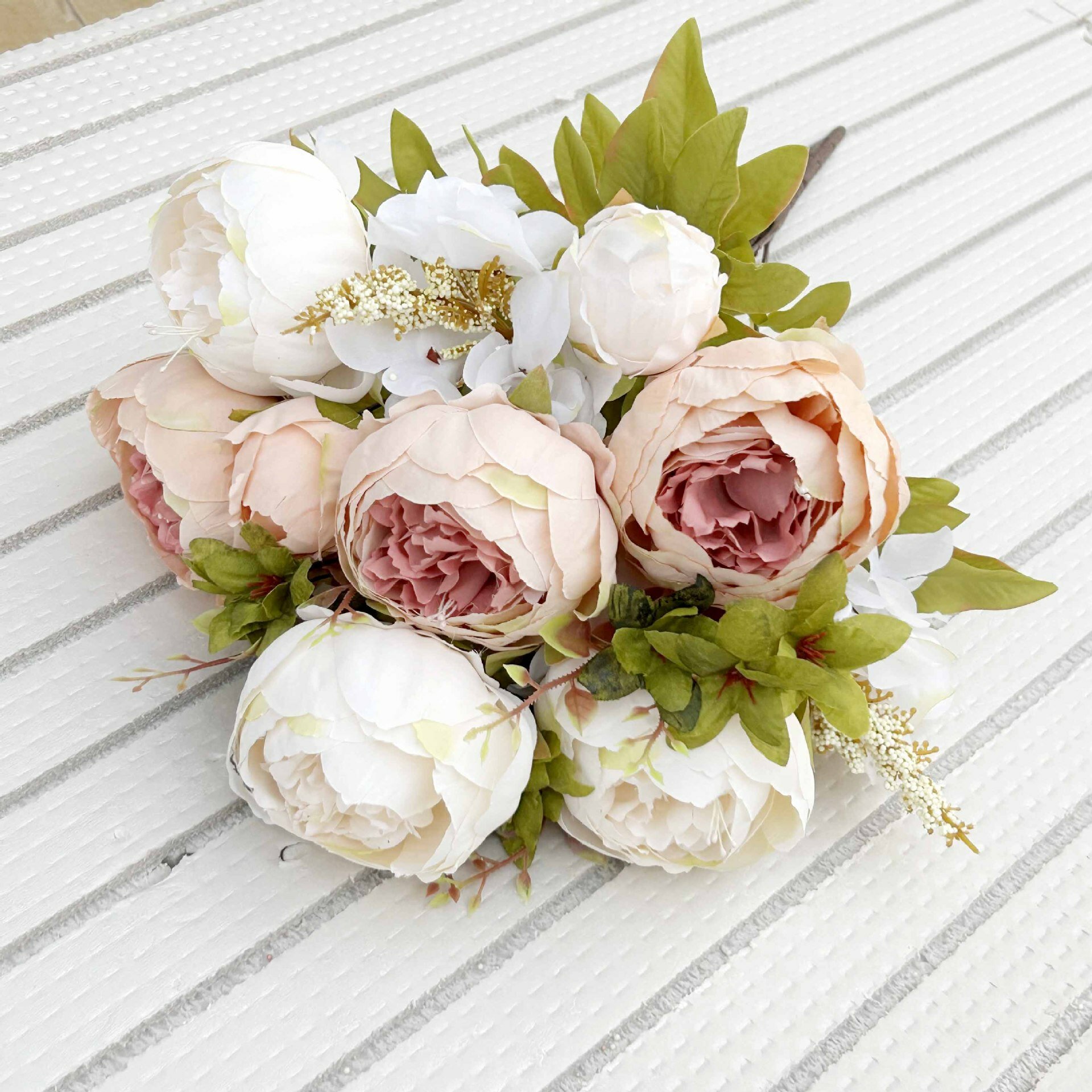 Искусственный цветок "Сердце", 13 головок, шампанское