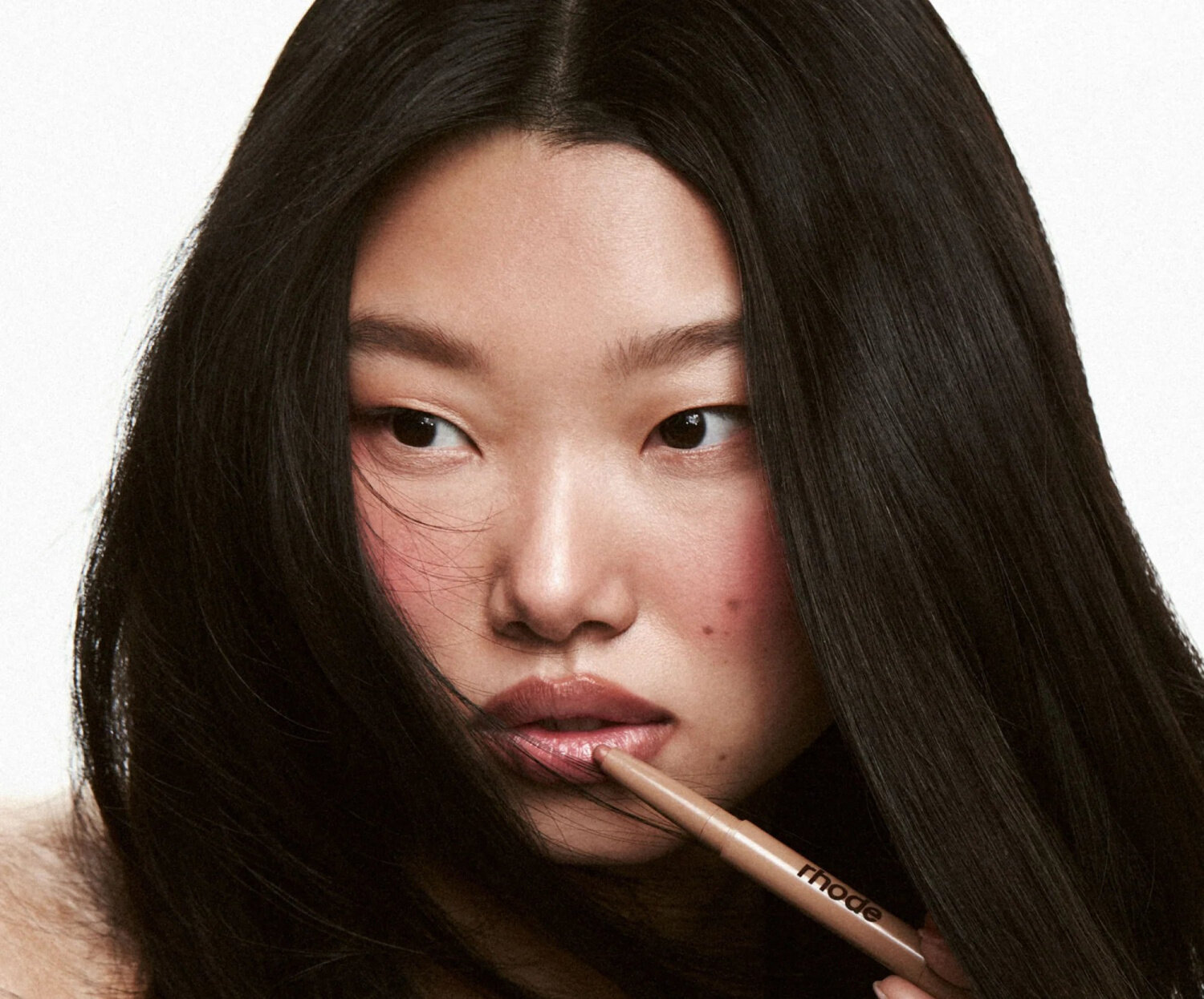 Карандаш для губ Rhode Lip Shape Bend Peptide, кремообразная текстура, для объема губ — фото 1
