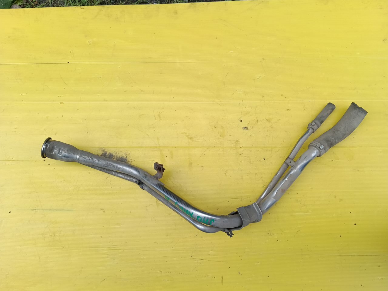 Ford C-MAX Горловина топливного бака