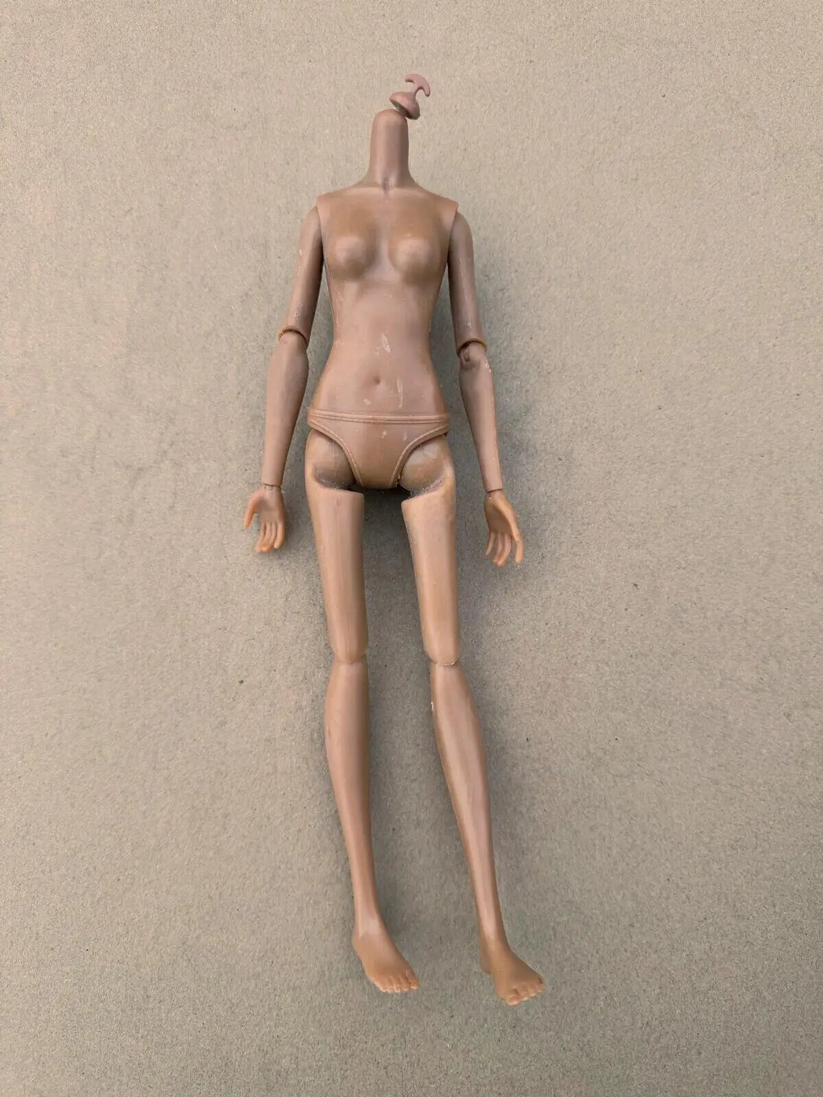 MC2 Кукольные тела и головы из пластика dark brown 1