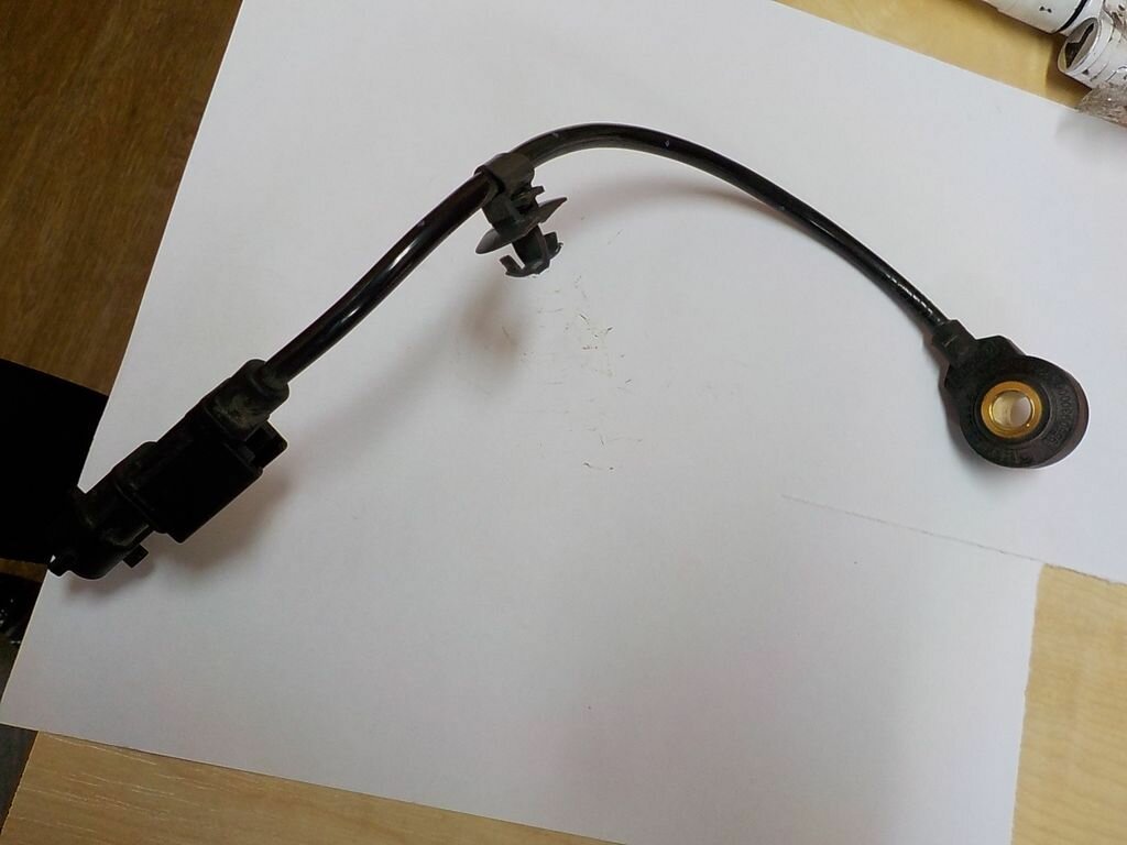 Датчик детонации KIA Ceed (ED) 2007-2012 392502B000 - Б/У