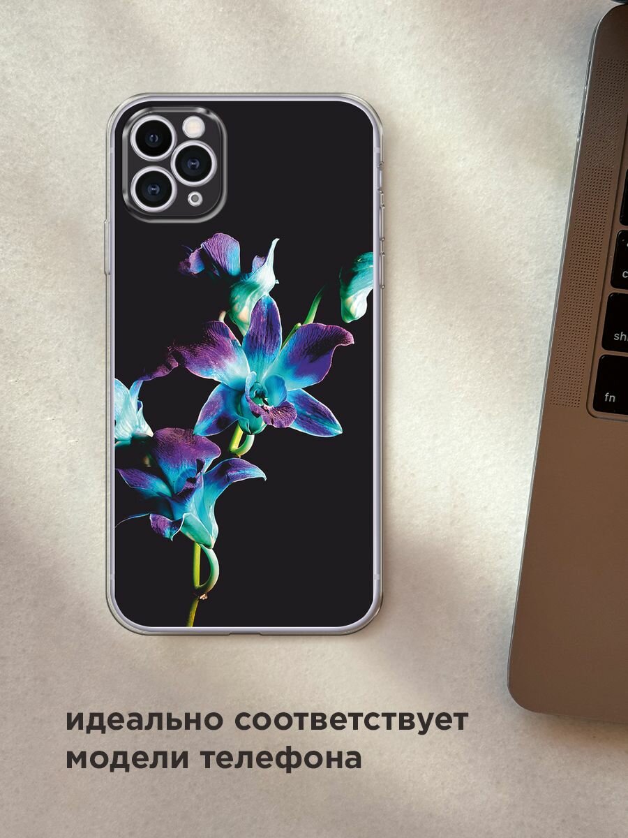 Чехол на Apple iPhone 11 Pro / Айфон 11 Про с принтом "Синий цветок на черном" — фото 1