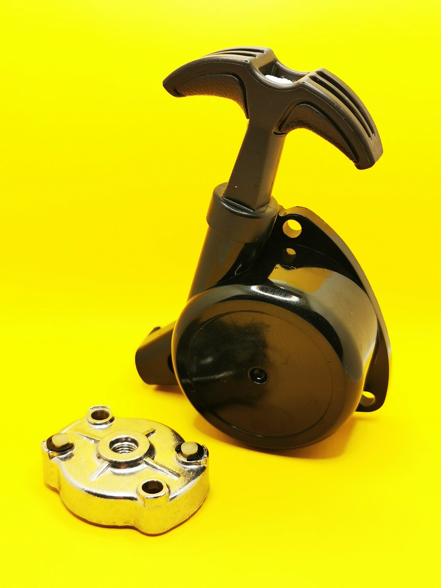 Комплект Стартер в сборе + плата собачек бензокос 26 куб. см на 3 винта (Champion T252, T256)