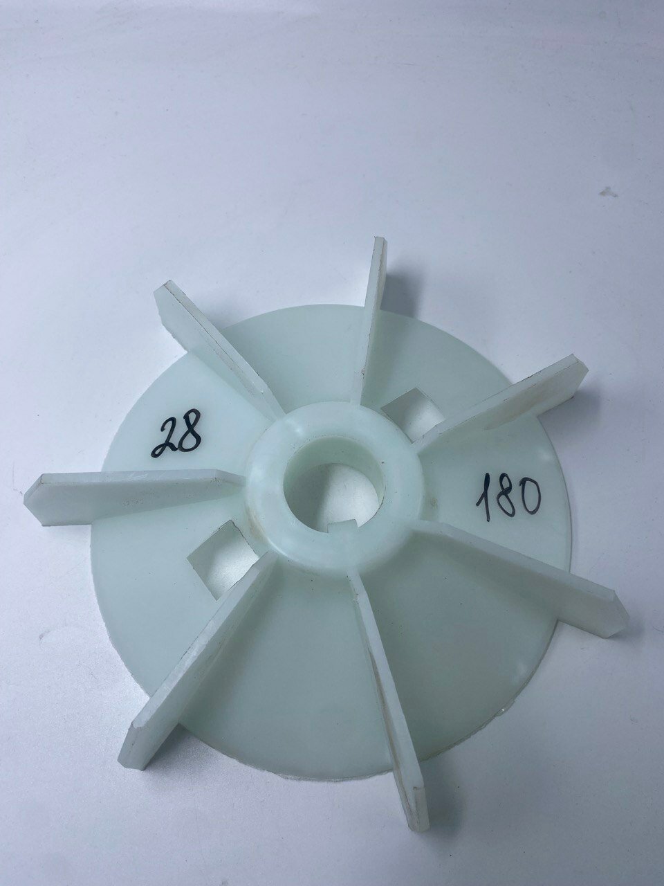 Крыльчатка охлаждения для электродвигателей d-28мм (180мм) (шпонка)