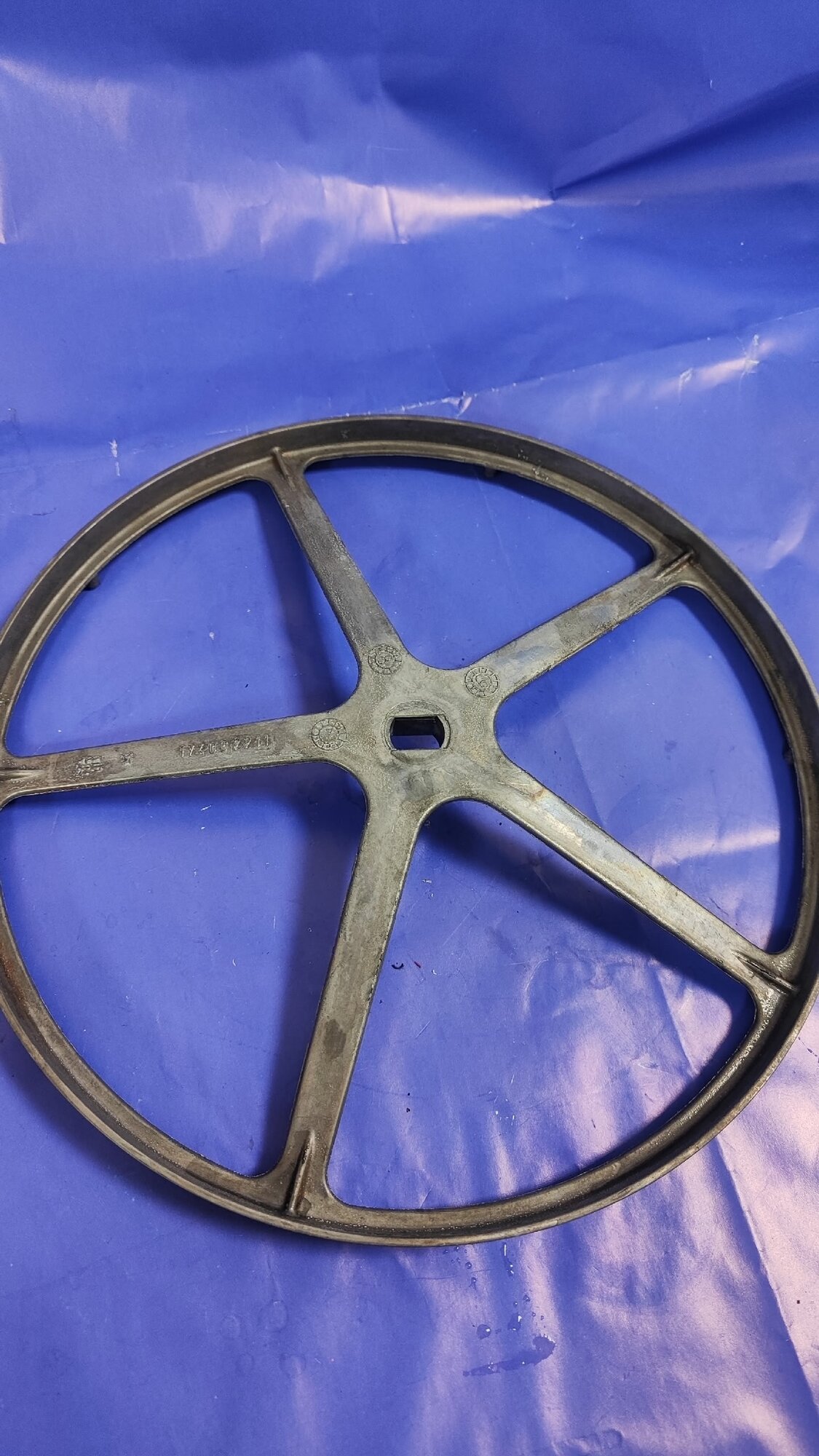 Шкив стиральной машины Indesit/ariston 174002211 Оригинал б/у