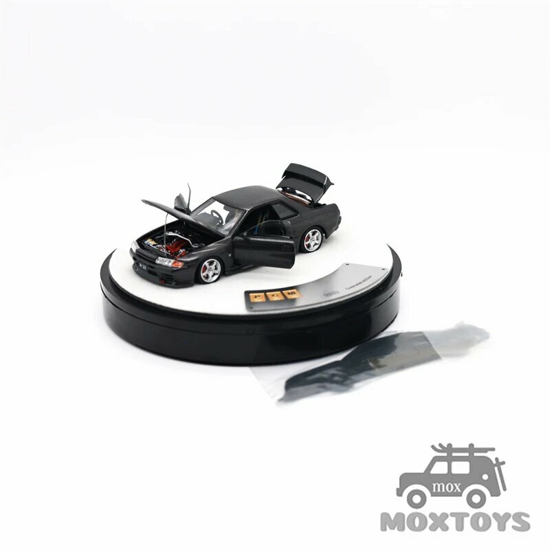 Bburago 1:64 Nissan Skyline R32 Luxury, черный