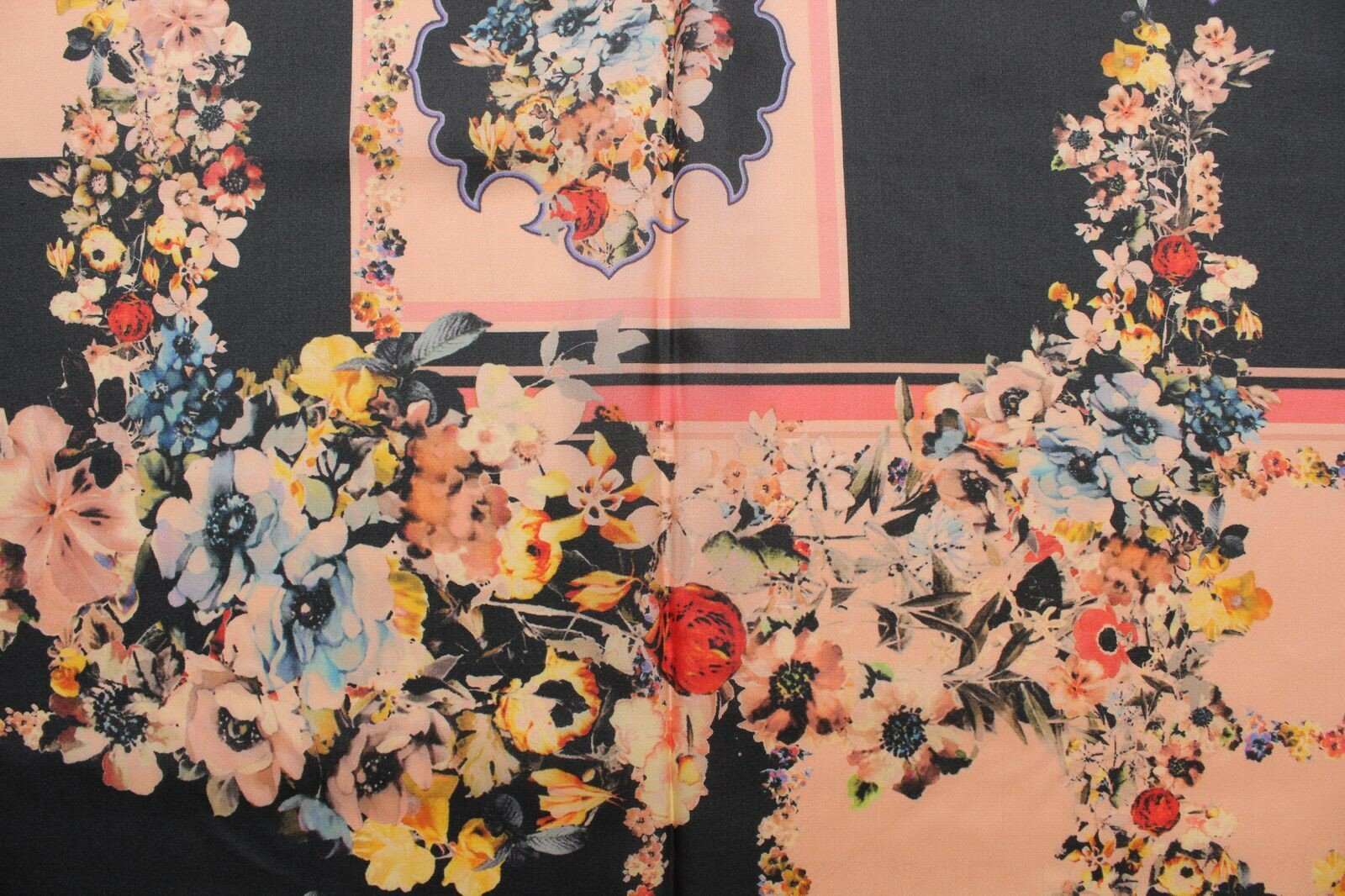 Ткань Шёлк-туаль Alberta Ferretti розовато-серый цветочный рисунок в лоскутном узоре, ш140см, 0,5 м